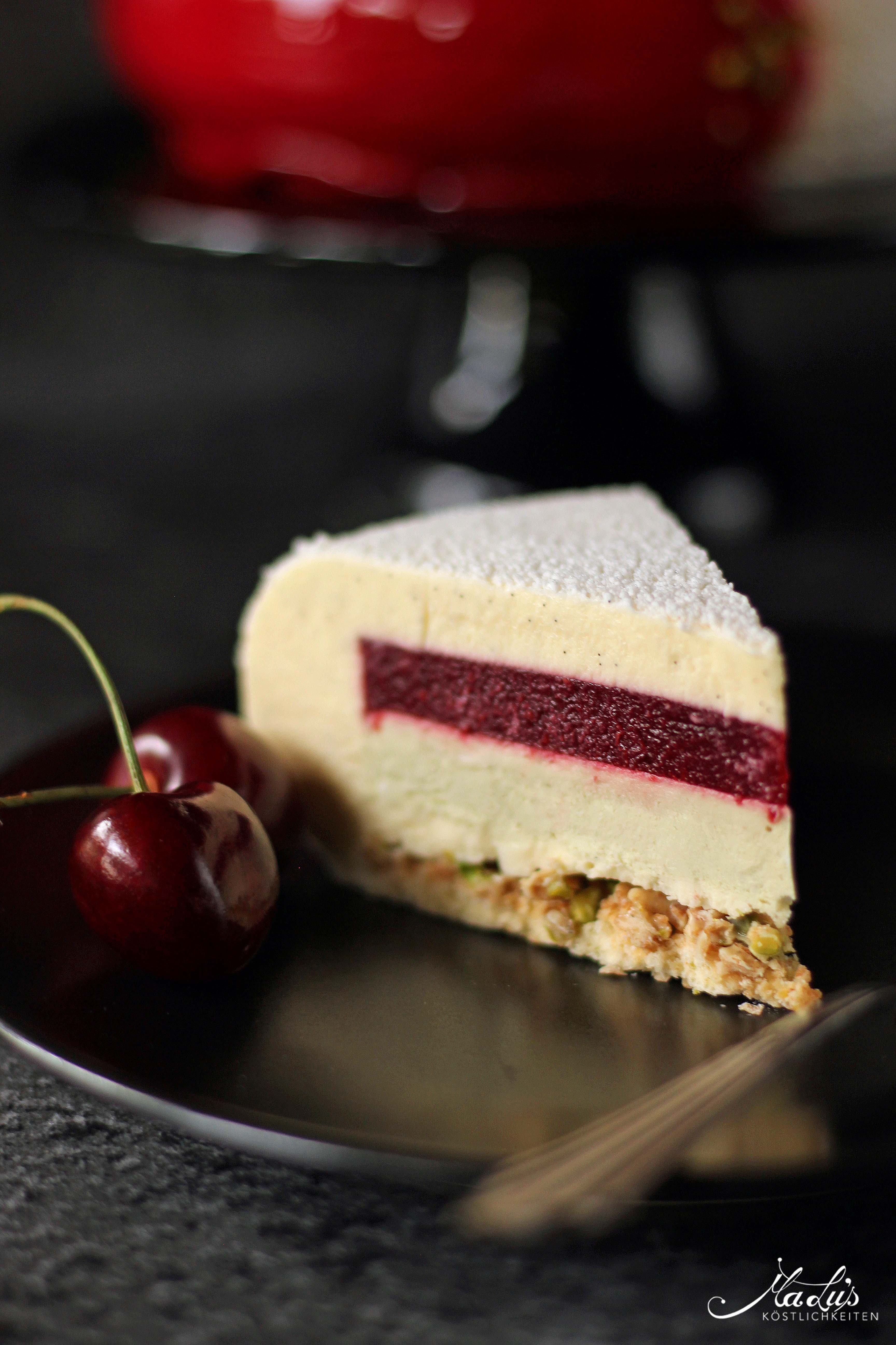 Vanilletorte mit Kirsche und Pistazie auf Knusperboden - Maren Lubbe ...